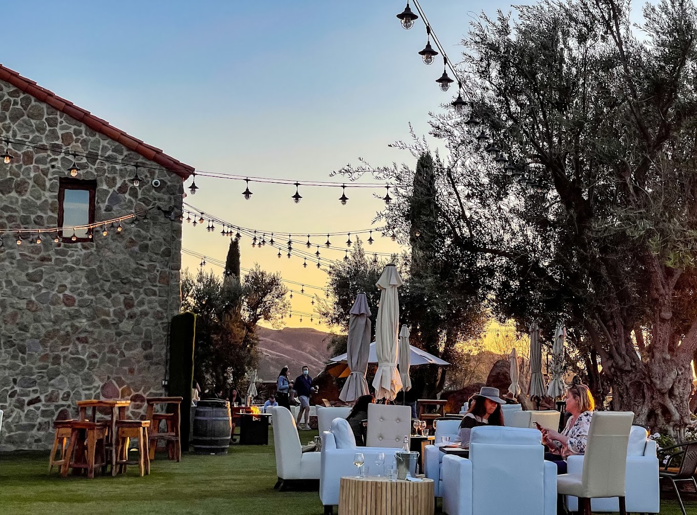 Best 7 Wineries in Malibu CA: A Guide to Tasting and Touring - TravelEnvoy