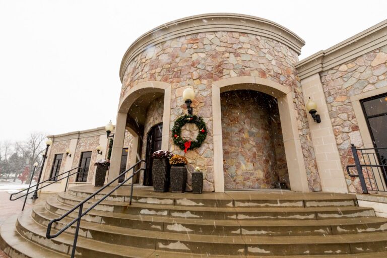 Best 18 Wineries in Illinois: Top Picks for Wine Lovers - TravelEnvoy