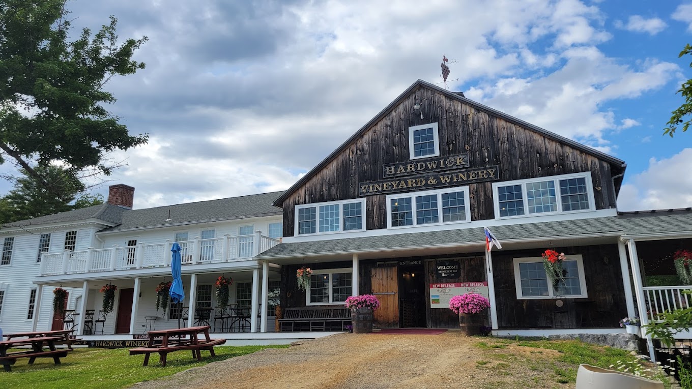 Best 18 Wineries in Massachusetts: A Guide to the Top Vineyards and ...