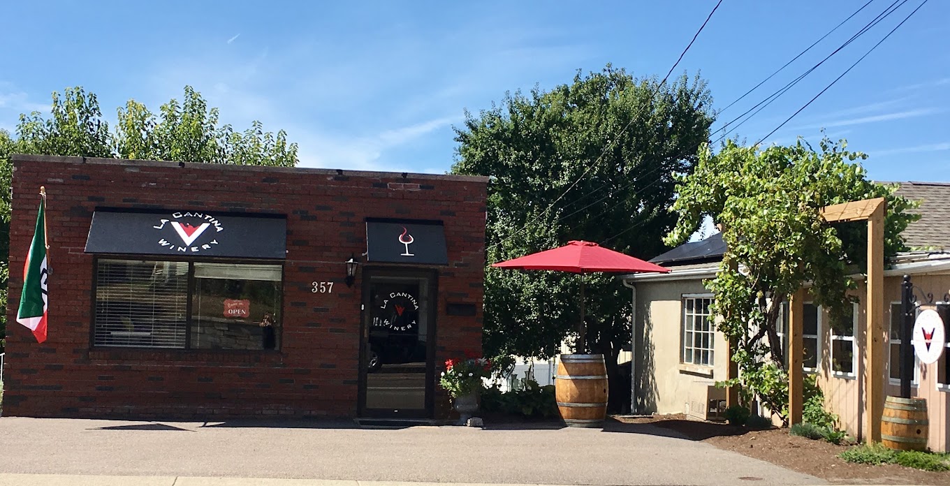Best 18 Wineries in Massachusetts: A Guide to the Top Vineyards and ...